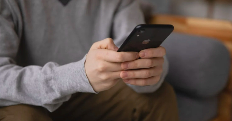 她驚見多款「LINE免費無效期貼圖」 網全搶瘋：是BUG？ | TEEPR 亮新聞